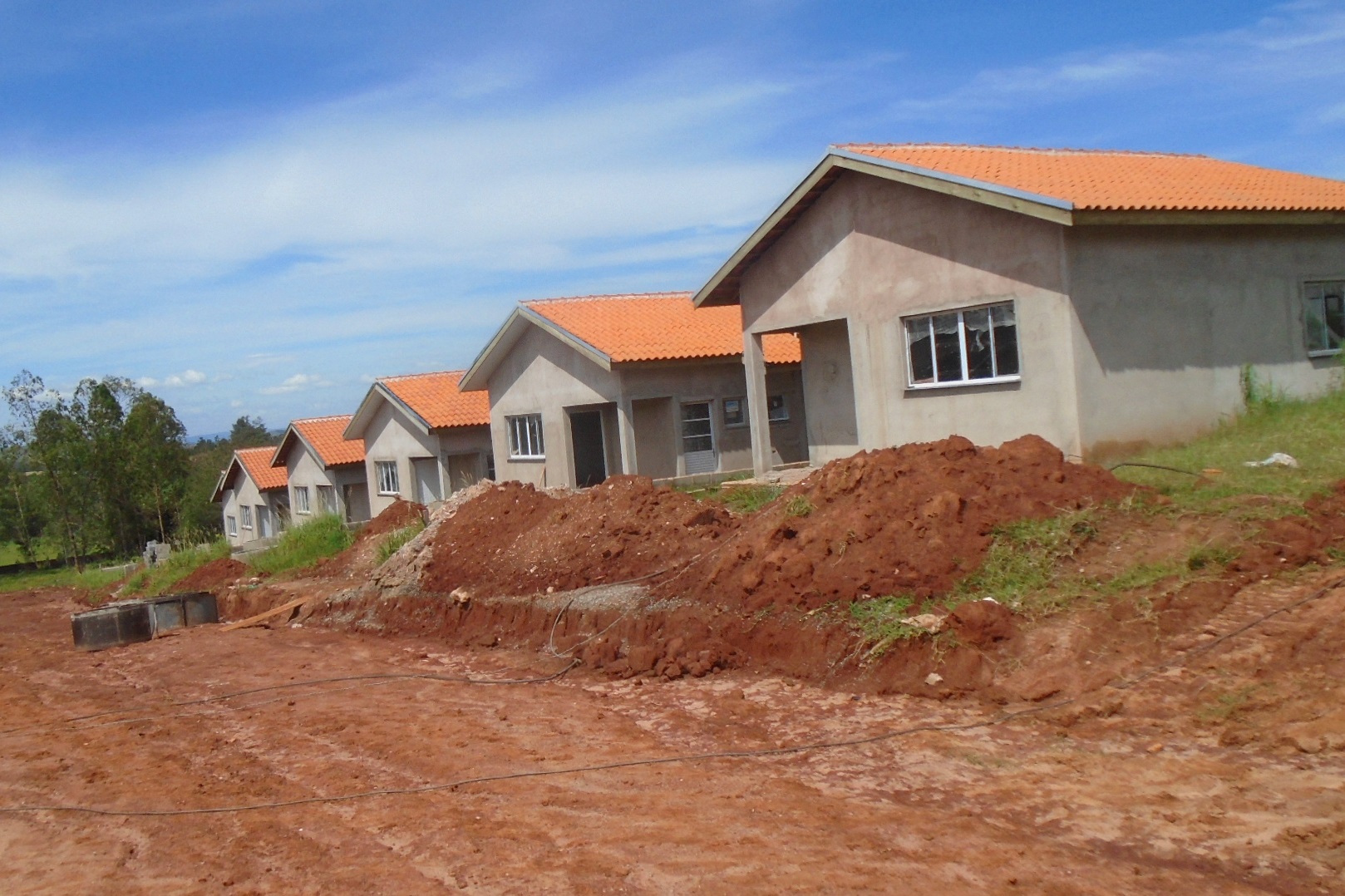 Construção de 23 casas avança em Jundiaí do Sul; interessados devem se ...