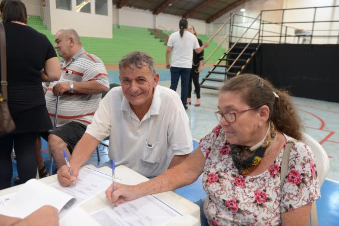 Programa da Cohapar leva escritura a preço acessível a 93 famílias de ...